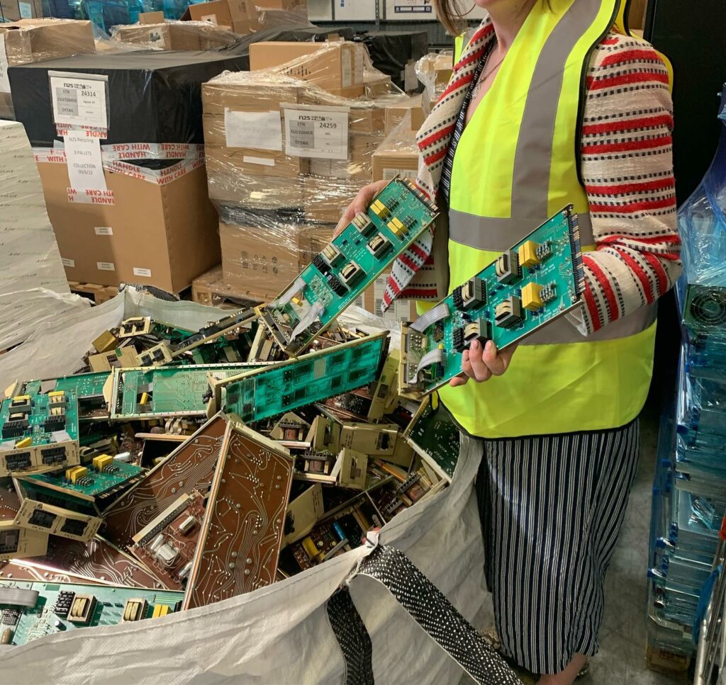 Dismantling e-waste workshop with Katie Surridge | Yorkshire Contemporary
